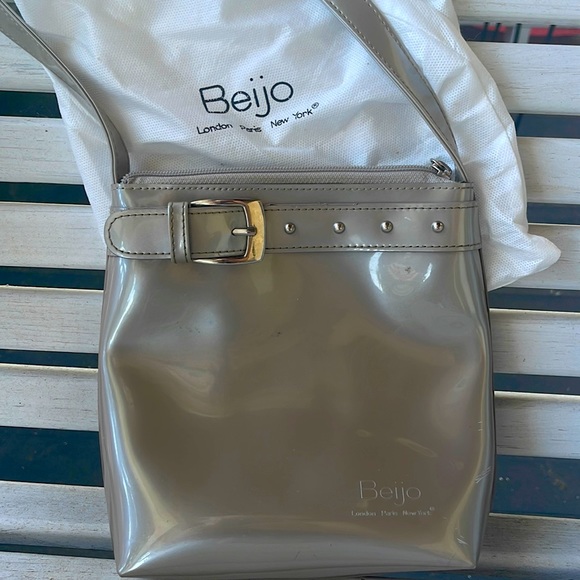 Beijo | Bags | Beijo Crossbody Purse Metallic Platinum With Silver ...